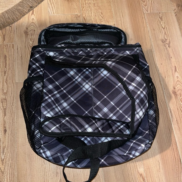 thirty-one | Bags | Thirty One 3 Sling Backpack Laptop Camera Diaper ...